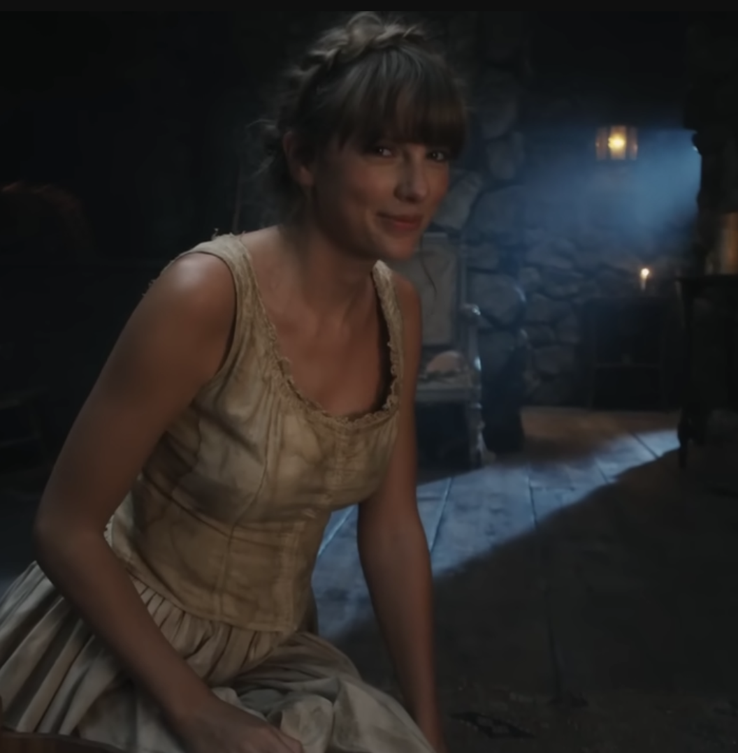 Swifties, The "Bejeweled" Music Video Is Full Of Halloween Costumes