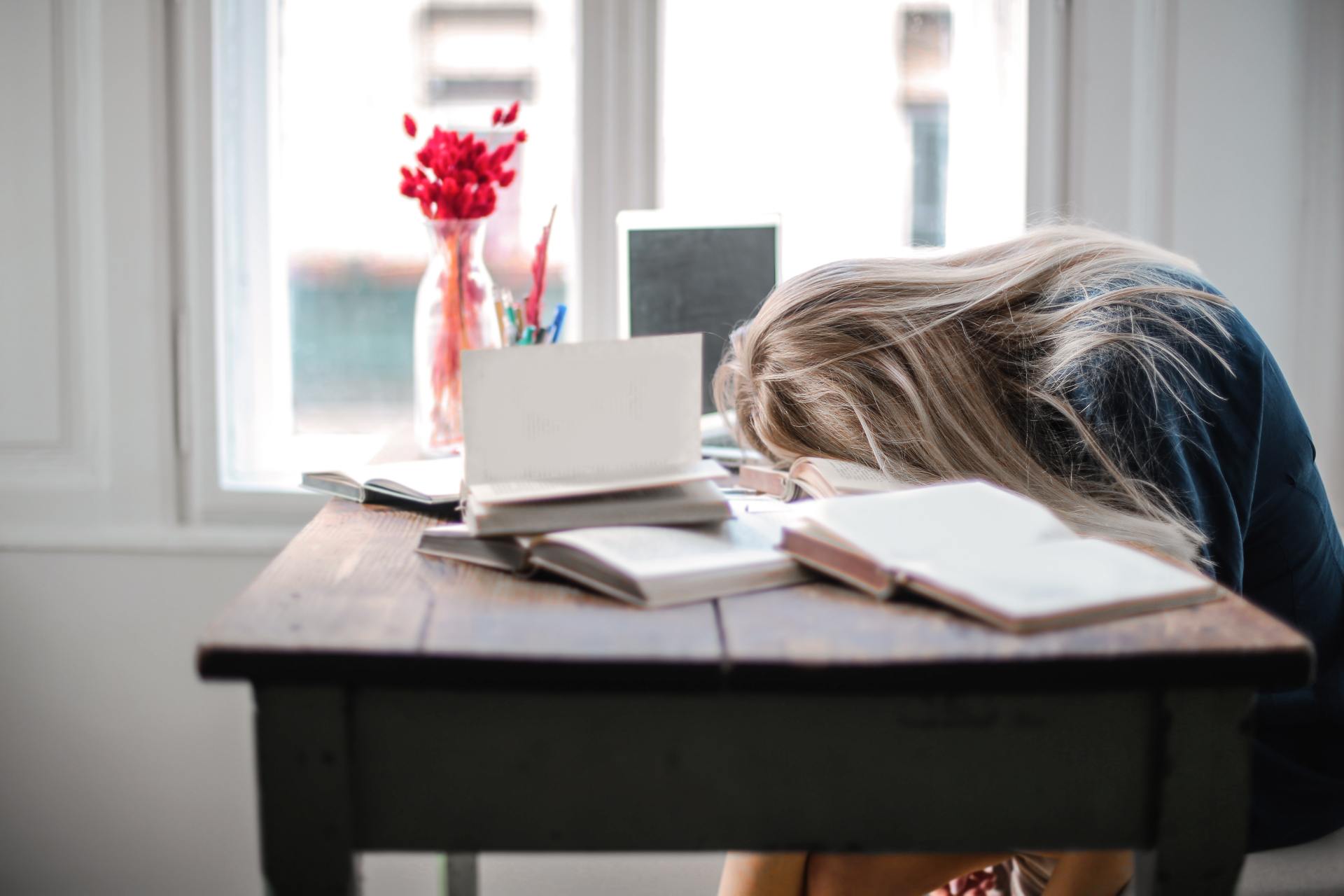 Listening To Lectures While You're Sleeping Is Gen Z's New Study Hack